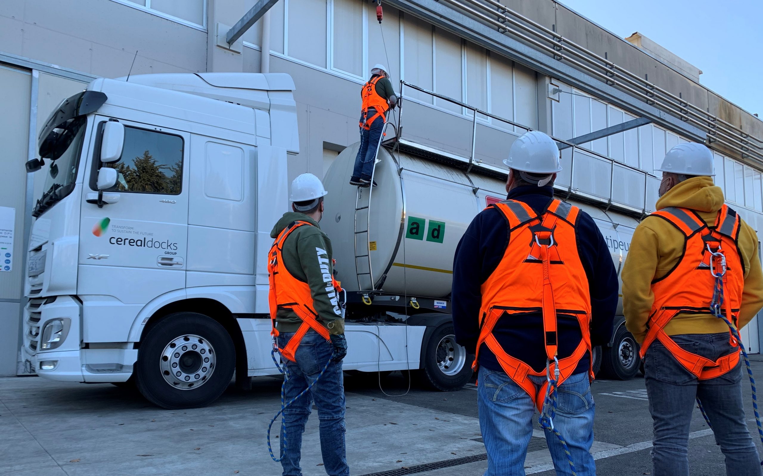 RELATED TO LIFE: SAFETY FIRST FOR DRIVERS - Nateeo